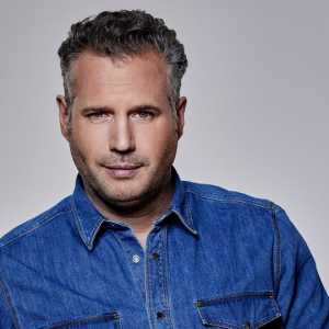 Tijl Beckand presenteert oudejaarsquiz bij RTL4 - Showbizznetwork.nl