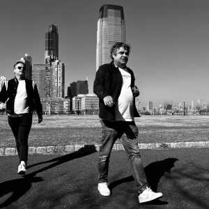 Vanavond op tv: Guus Meeuwis en Frank Lammers trekken door Amerika ...