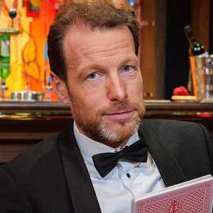 Herman van der Zandt presenteert Top2000 a gogo - Showbizznetwork.nl